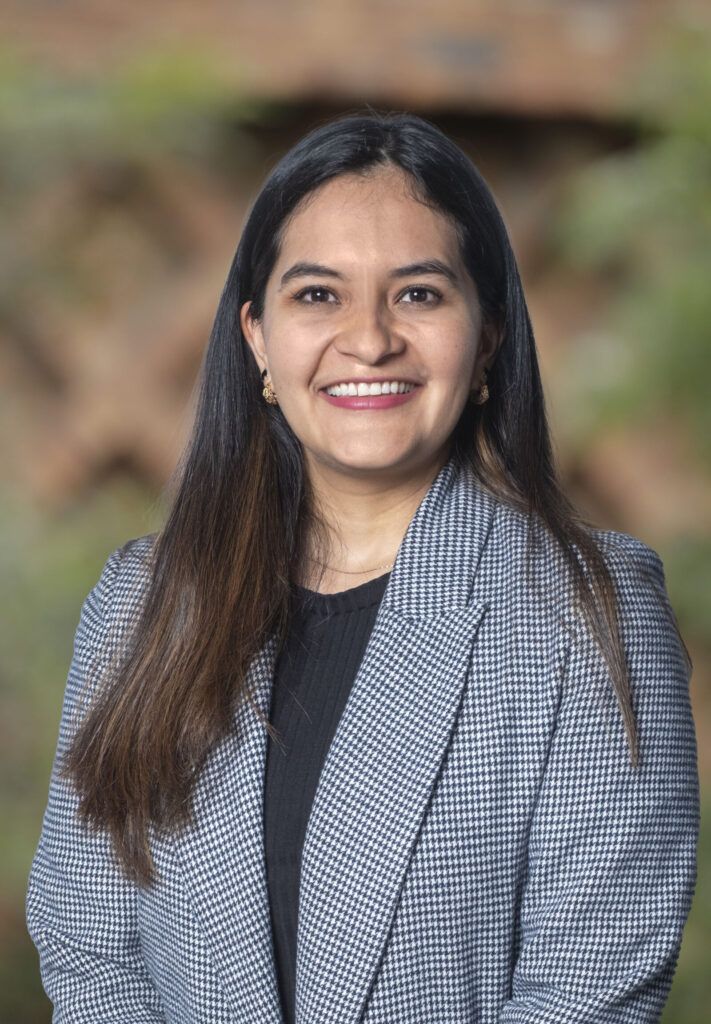 Angie Cabrera - Serrano Martínez CMA